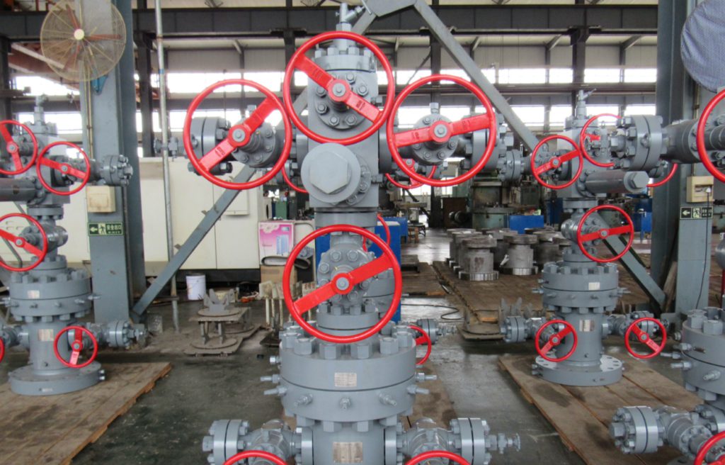 SJ – 1-8-electric-submersible-pump-wellhead-and-x-mas-tree-1-1300